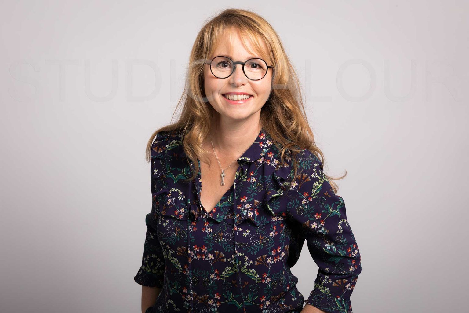 Comment faire une belle photo de profil LinkedIn - Studio Falour